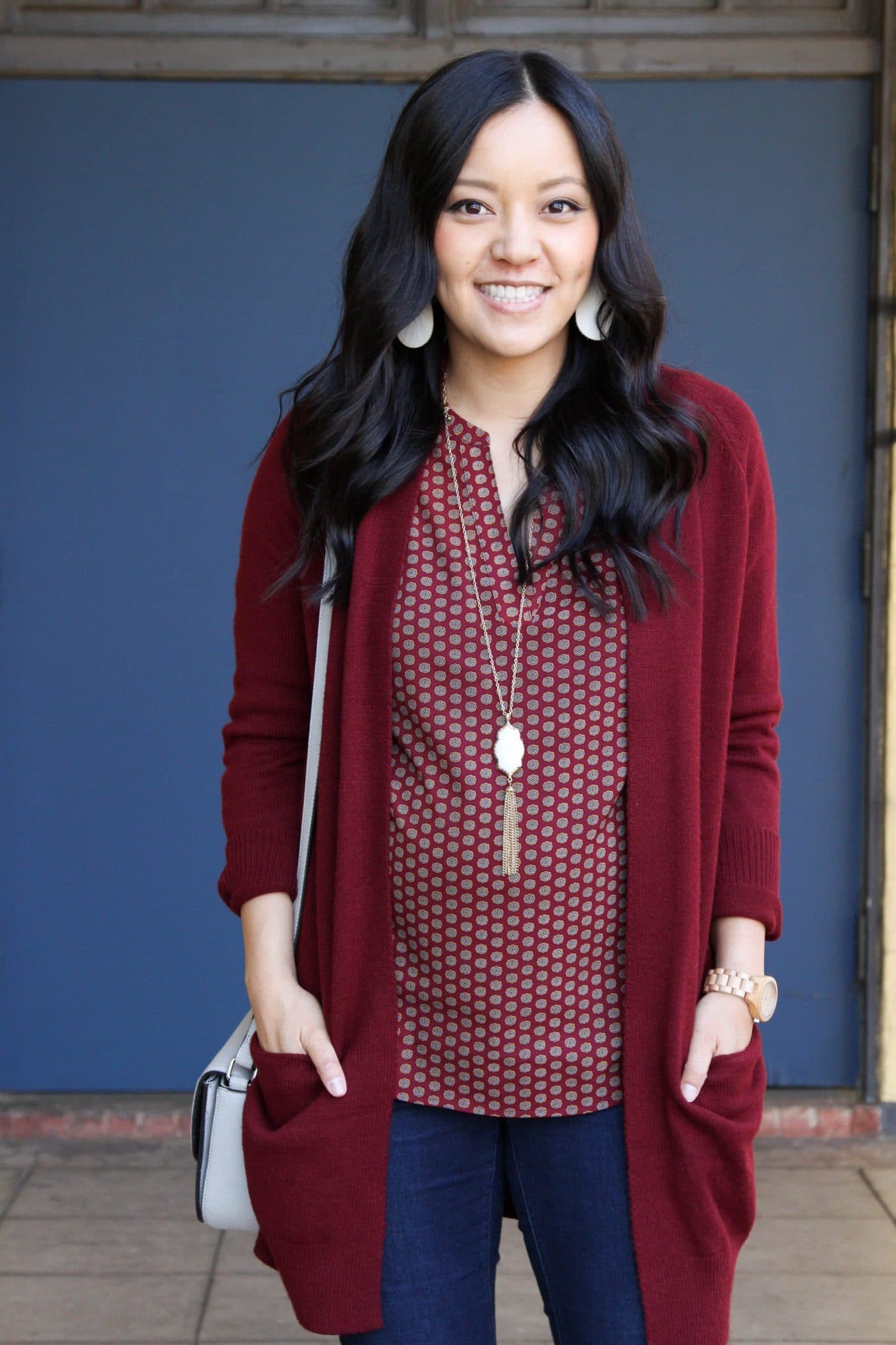 9 Outfits with a Maroon Cardigan