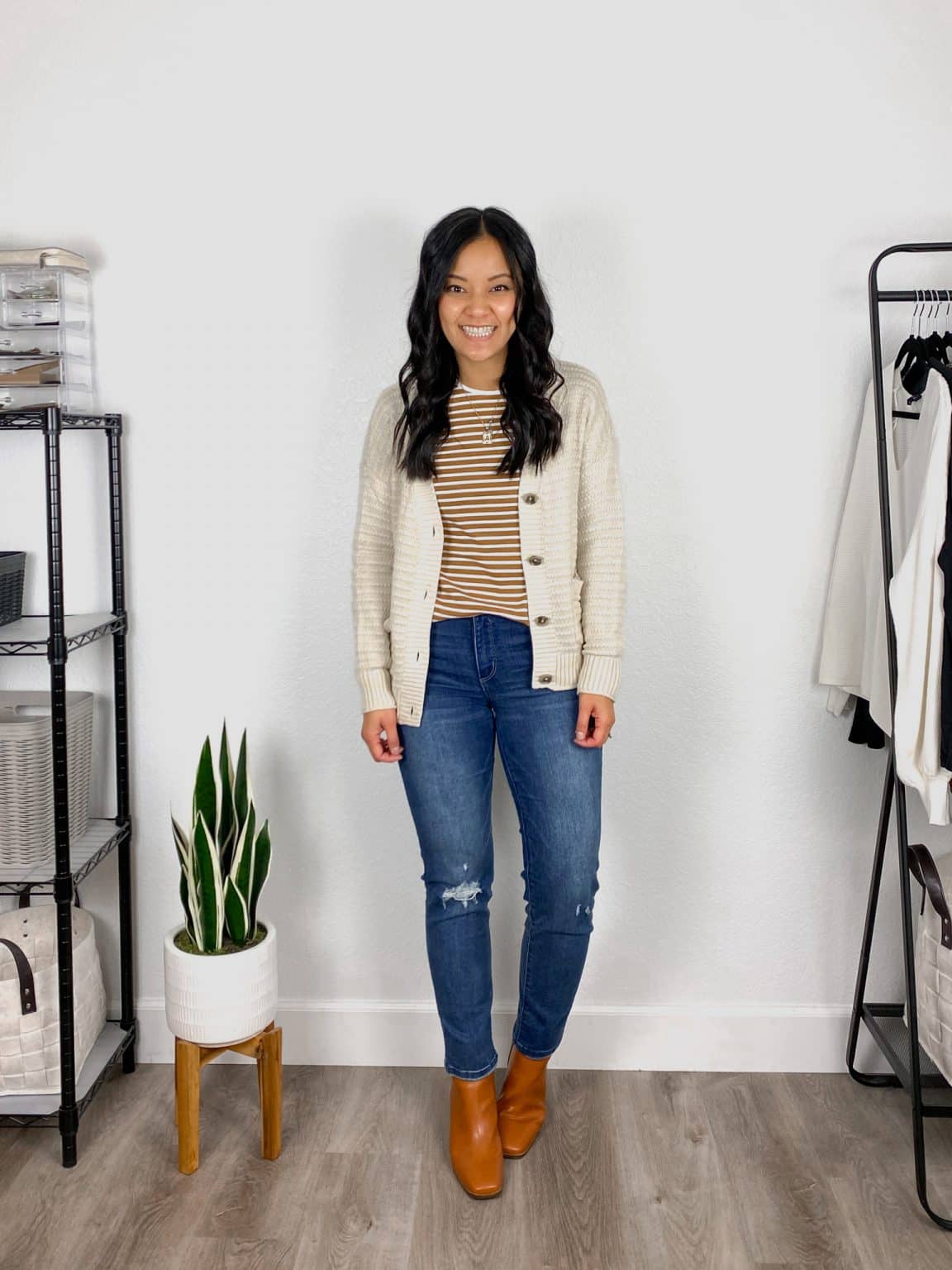 7 Pieces, 8 Outfits for a Mix and Match Winter Packing List